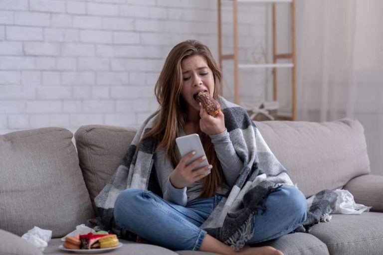 Understanding Emotional Eating & How to Stop: A Comprehensive Guide